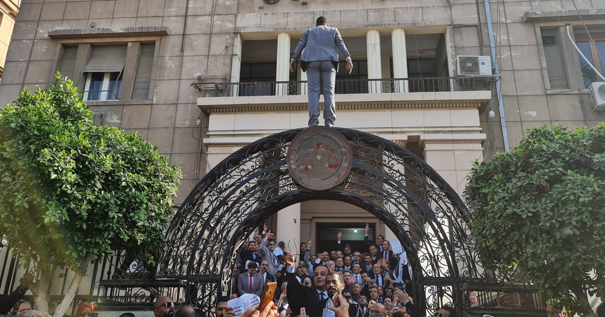 بعد واقعة الـ1000 سجين.. مطالب بتدخل نقابة المحامين لوقف تجديد الحبس ...